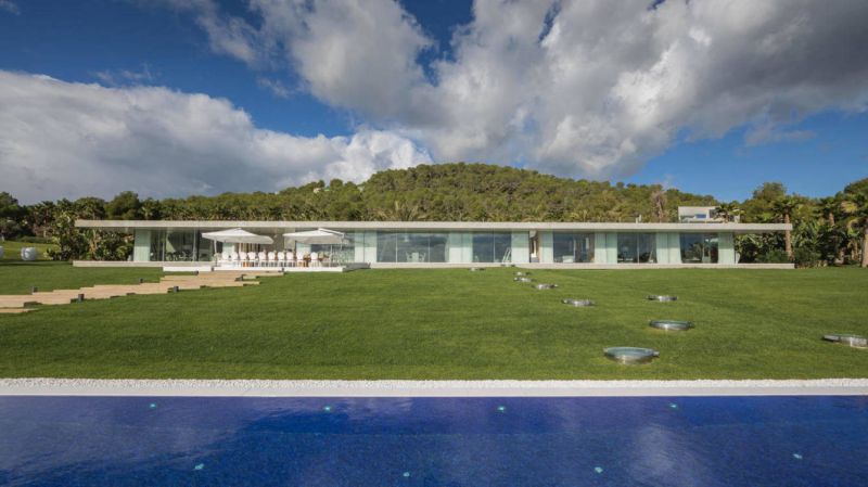 Villa Titanium: Las 5 mansiones de lujo de famosos en Ibiza | TopCinco.es